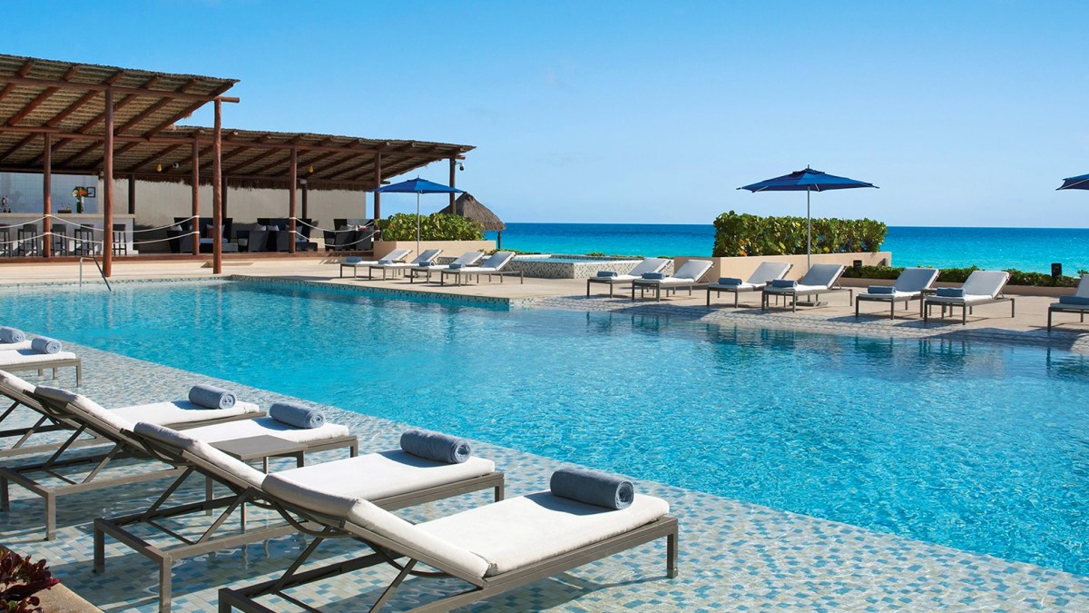 Party in Paradise: 10 Best party Resorts in Cancun for Non-Stop Fun ...